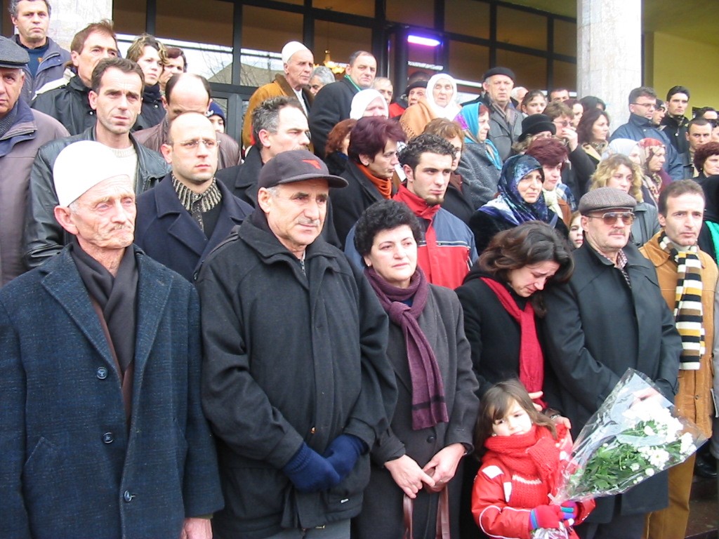 Në dyzetvjetorin e rënies heroike të atdhetarëve Rexhep Mala e Nuhi ...