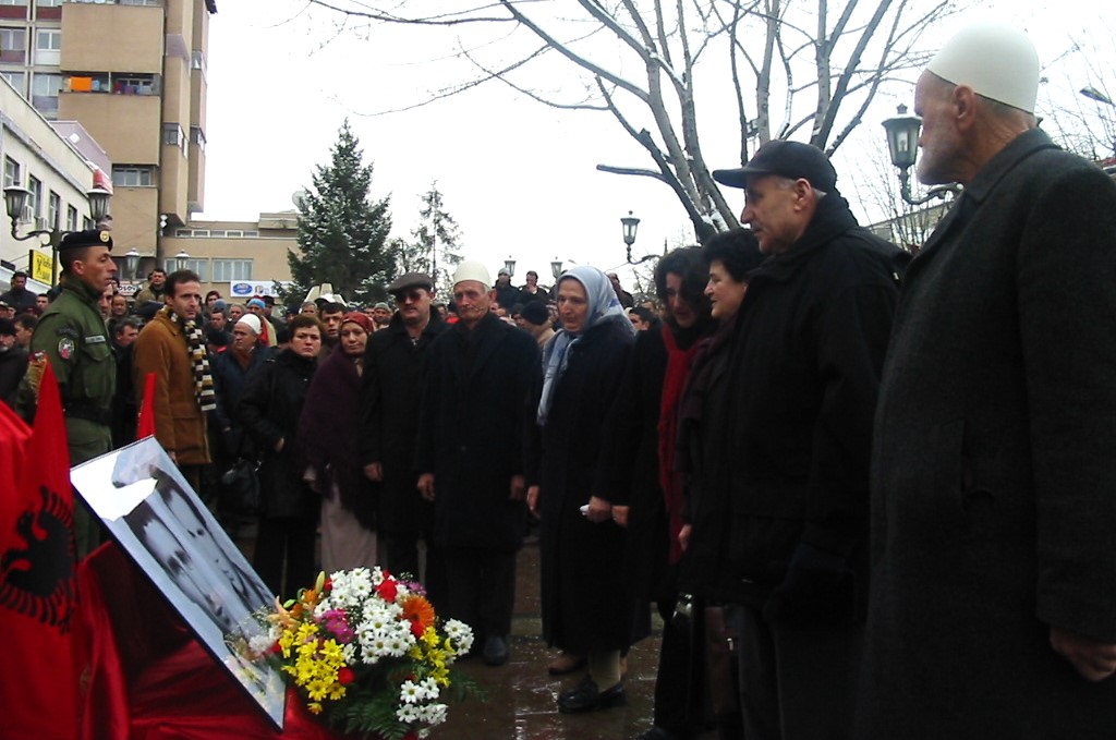 Në dyzetvjetorin e rënies heroike të atdhetarëve Rexhep Mala e Nuhi ...